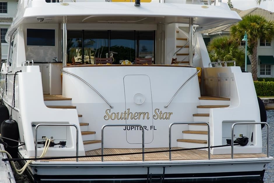 Yacht SOUTHERN STAR, Blue-Trend | CHARTERWORLD Luxury Superyacht Charters